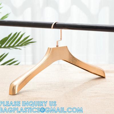 Cina Boutique Plastic Hanger OEM Brand Fashion Adult Coat Garment Display Plastic Gold Hangers in vendita