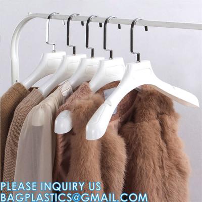 Cina Boutique Plastic Hanger OEM Brand Fashion Adult Coat Garment Display Plastic Gold Hangers in vendita