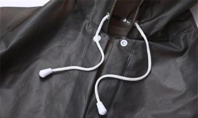 Cina Rivestimento lungo del cappotto di pioggia di modo, indumenti impermeabili, giacca a vento leggera degli impermeabili del rivestimento della pioggia per le donne degli uomini in vendita