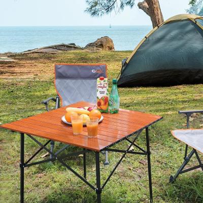 Cina La Tabella di campeggio, piega il peso leggero, il rotolo sulla Tabella di alluminio con Carry Bag For Outdoor, bianco del portatile della persona 4-6 in vendita