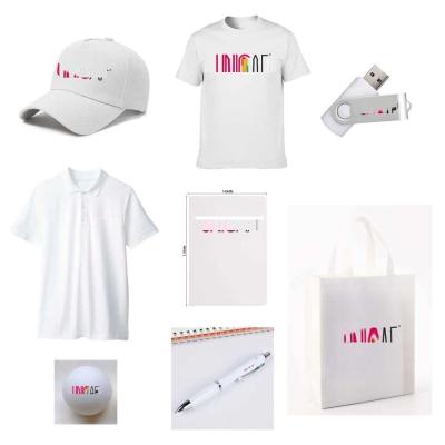 Cina Business Staff Welcome Uniform Graduation Sports Branded Custom Logo Promotional Gift Set Socks Cap Bag Umbrella in vendita