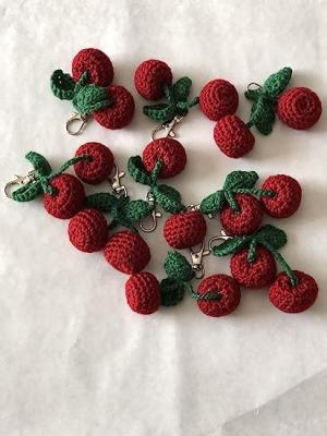 Cina Crochet Plush Keychain - Keychain Accessory Handmade Bag Charm Key Chain Car Keyring Charm Handbag Bag Purse Pendant in vendita
