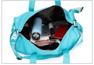 Cina Custom Design Water Proof Teen Girls Dance Duffel Bag Fitness Handbags Traveling Weekender Sports Duffle Bags in vendita