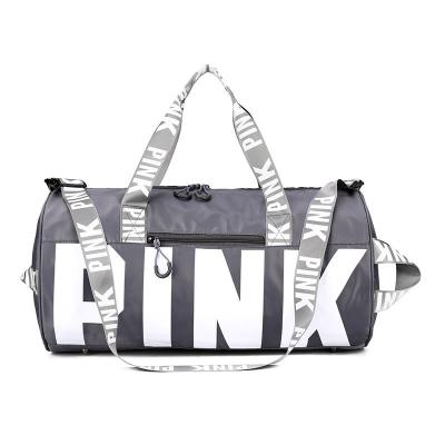 Cina Custom Design Water Proof Teen Girls Dance Duffel Bag Fitness Handbags Traveling Weekender Sports Duffle Bags in vendita