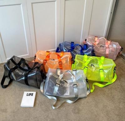 Cina Custom Logo Large Capacity Portable Clear Fitness Pvc Duffel Bag Sport Gym Travel Duffle Beach Bag For Women in vendita