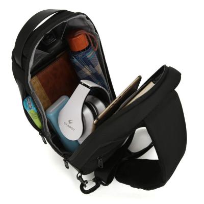 Cina Wholesale Waterproof Anti Theft Usb Men Chest Bags Cross Body Bags For Men Luxury Smell Proof Crossbody Bag in vendita