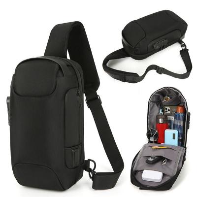 Cina Wholesale Waterproof Anti Theft Usb Men Chest Bags Cross Body Bags For Men Luxury Smell Proof Crossbody Bag in vendita