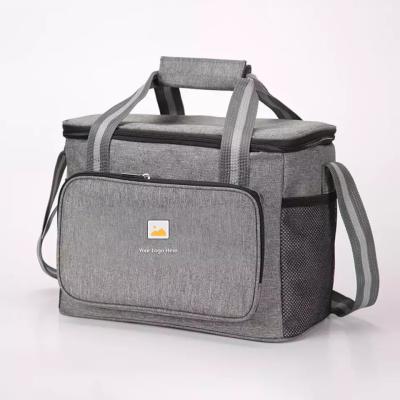 Cina Wholesale Large Ice Cream Cooling Thermal Insulated Bags To Keep Food Cold Cool Lunch Bag For Women Men in vendita
