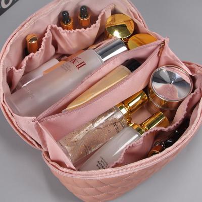 Cina Custom Pouch Luxury Beauty Waterproof Portable Pu Leather Makeup Bag For Girls Travel Cosmetic Bags With Logo Printed in vendita