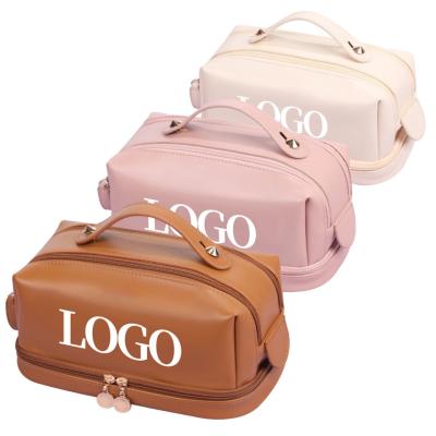 Cina Customized New Arrival Luxury Portable Pu Large White Leather Travel Toiletry Storage Makeup Cosmetic Bags With Logo in vendita