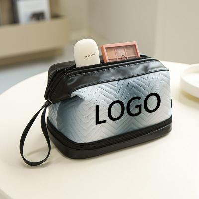 Cina Custom Wholesale Double Layer PU Luxury High-End Travel Makeup Case Organizer Cosmetic Bags For Women in vendita