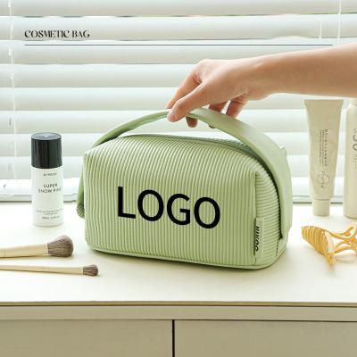 Cina Custom Wholesale Double Layer PU Luxury High-End Travel Makeup Case Organizer Cosmetic Bags For Women in vendita