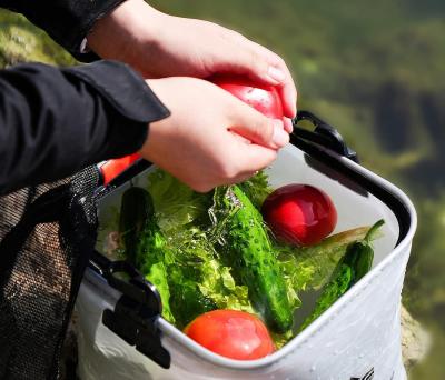 Cina Portable Fishing Water Pail for Camping Traveling Hiking Fishing Boating Gardening with 4.5 Meters Rope in vendita
