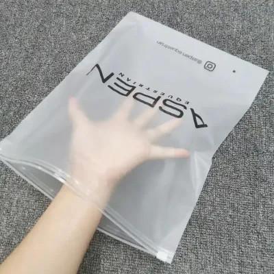 Cina Waterproof Zipper Eva Matte Frosted  Transparent Recyclable Pla Zip Lock Poly Mailer Bags For Wigs Clothes Pack in vendita