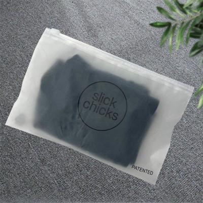 Cina Custom 100% Biodegradable Plastic Recycled Frosted Matte Clothes Ziplock Bag Eva Zipper Pouch Polybags For Clothing in vendita