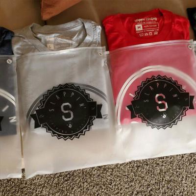 Cina Customized Full Printing Zip Lock Slider Clothes Frosted Pvc Eva Cpe Plastic Packing T Shirt Underdress Frosty Zipper in vendita