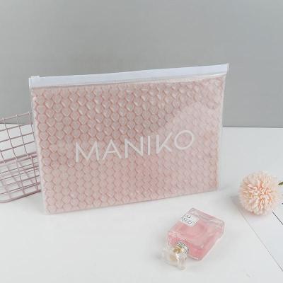 Cina Biodegradable Sustainable Packaging Eco Friendly Waterproof Travel Makeup Bag Clear Pink Bubbles Makeup Pouch in vendita