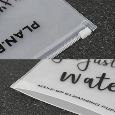 Cina Eva Frosted Sealing Bag Transparent Cosmetic Packaging Eva Zipper Packing Bags Print With Color Logo in vendita