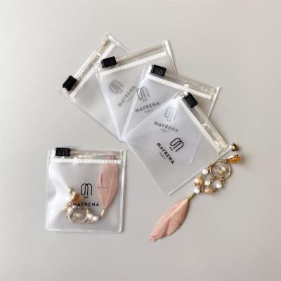 Cina Wholesale Holographic Packing Bag Jewelry Pouch Custom Frosted Zipper Bag For Jewelry in vendita
