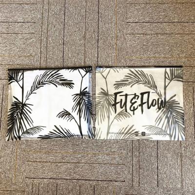 Cina Custom Printed Logo Frosted Plastic Bag Clothes Zip Lock Self Sealing Bag Clothing Packaging Frosted Zipper Bags in vendita