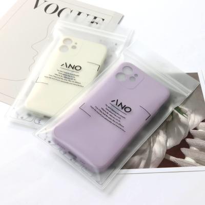 Cina Customized Brand Logo Fashion Mobile Phone Case For IPhone Mobile Phone Charging Line PVC Plastic Packaging in vendita