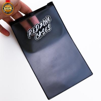 Cina Customized Brand Logo Fashion Mobile Phone Case For IPhone Mobile Phone Charging Line PVC Plastic Packaging in vendita