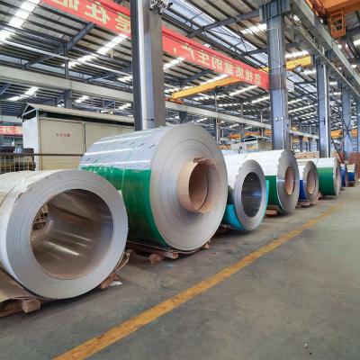 Cina 8011 Aluminum Foil Roll 250mm 18mic 300mm 7mic 8011 Aluminum Foil Jumbo Roll Household 8011 Aluminium Foil in vendita