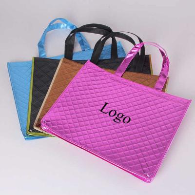 Cina Ingrosso Logo personalizzato Stripe stampato Eco-friendly Non-woven Laser Highlight Shopping Grocery Tote Bag in vendita