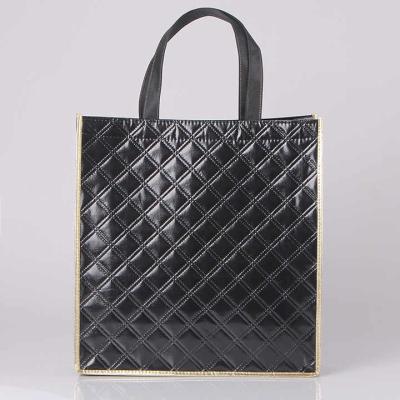 Cina Ingrosso Logo personalizzato Stripe stampato Eco-friendly Non-woven Laser Highlight Shopping Grocery Tote Bag in vendita