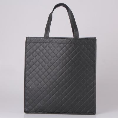 Cina Ingrosso Logo personalizzato Stripe stampato Eco-friendly Non-woven Laser Highlight Shopping Grocery Tote Bag in vendita