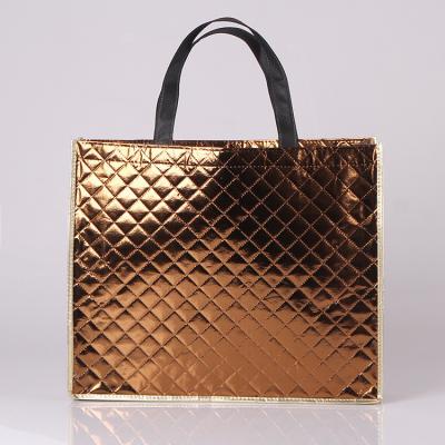 Cina Ingrosso Logo personalizzato Stripe stampato Eco-friendly Non-woven Laser Highlight Shopping Grocery Tote Bag in vendita