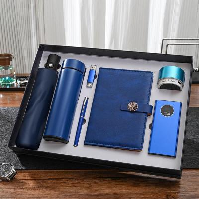 Cina Set regalo di alta gamma Articoli promozionali per regali aziendali di lusso Quaderno Ombrello Thermos Altoparlante Set regalo quaderno Ombrello Thermos Penna Chiavetta USB Mouse Quaderno Porta biglietti da visita Segnalibro in vendita