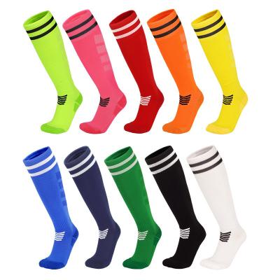 Cina Calzini per bambini di spessore medio per sport Calzini da calcio traspiranti di design personalizzato in vendita
