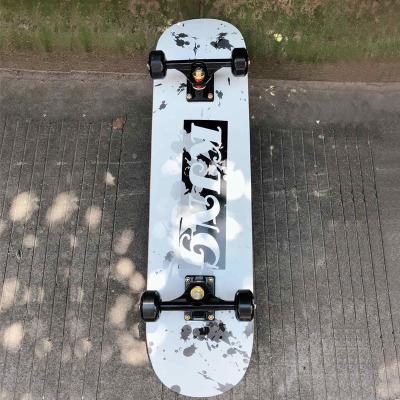 China OEM Aesthetische skateboards Complete Maple Wood Skateboard Decks Exquisite Te koop