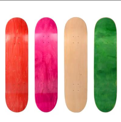 Cina Color bianco elegante Seven Ply Skateboard Legno City Skateboard per pattinatori professionisti in vendita