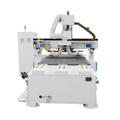 Cina legno automatico di CNC 3D che scolpisce il segnale della macchina 1325 trifase in vendita