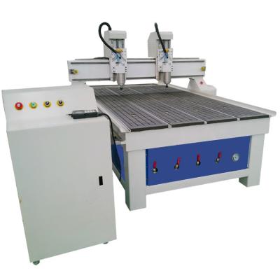 中国 木工業1300x2500mmのための二重Multihead 4x8 CNCのルーター 販売のため