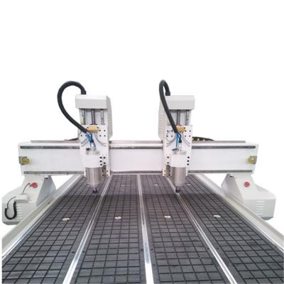 中国 木工業1300x2500mmのための二重Multihead 4x8 CNCのルーター 販売のため