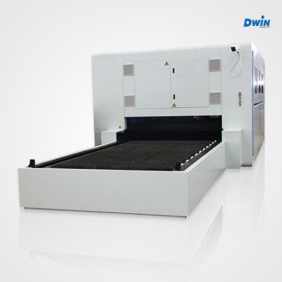 China cnc het roestvrije staalsnijmachine van de vezellaser met dekking en uitwisselingslijst 2000w Te koop