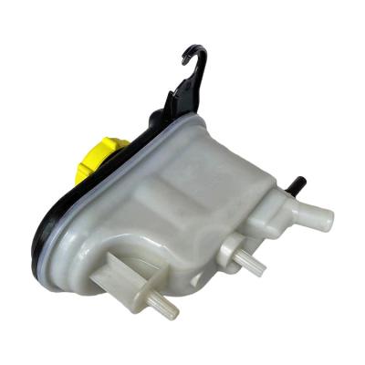 Cina Large Stock LR072550 LR048454 Serbatoio di espansione GL2820 24V per Foton GRATOUR ix5 in vendita
