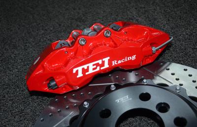 중국 BMW G30용 BBK 큰 브레이크 키트 앞 P60S 355 * 32 로터와 함께 6 개의 피스톤 칼리퍼를 만들어 판매용