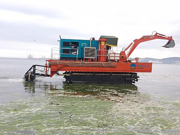 Quality River Dredging Diesel Amphibious Dredger 500m3/h Working Capacity for sale