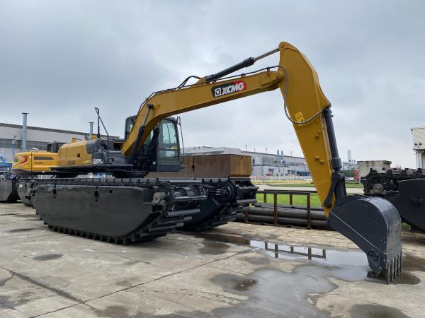 Quality Hydraulic Multi Function Amphibious Dredger With Sealed Box Shaped Track Shoe for sale