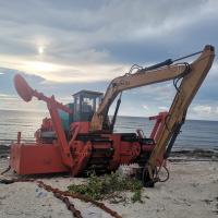China Swamp Marsh Amphibious Excavator 4000mm Dig Depth Multi Hull Pontoon 150kw for sale