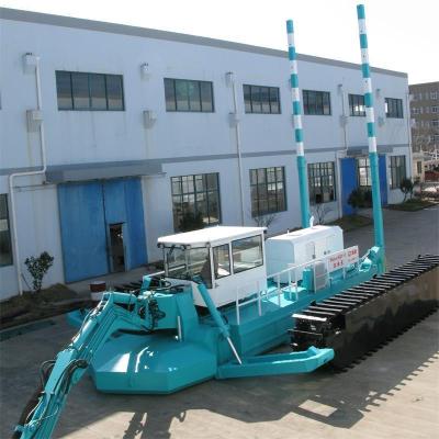 China Multipurpose Amphibious Dredger 15m Dredging Depth 60cm Draught 450m3/h Water Flow for sale