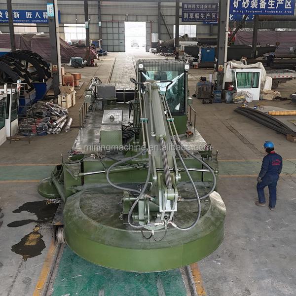 Quality Sand Dredging Amphibious Dredger with 10m Dredging Depth 500m Discharging for sale