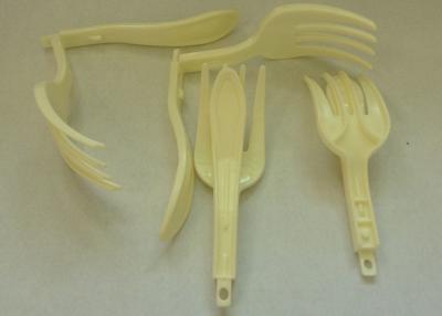 China Disposable folding plastic fork Instant noodles, fruit fork disposable plastic fork plastic folding fork for sale