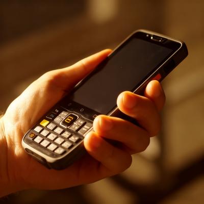 China Sunmi L2Ks IP-68 Certified Portable Handheld PDA Smart Android 4G NFC GMS 2D 4-inch GPS USB-C BT Wi-Fi eSIM Rugged Android 11 for sale