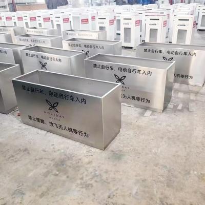 China Green Outdoor 316L Stainless Steel Aluminum Planters For Urban City Street Project for sale