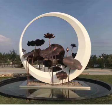 China Silver 316L Shiny Mirror Stainless Steel Sculpture For Architecture Project for sale